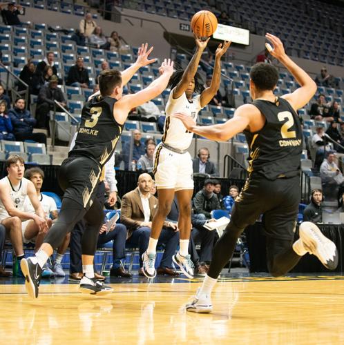 Wednesday Gallery: Oakland defeats Purdue Fort Wayne at Memorial ...