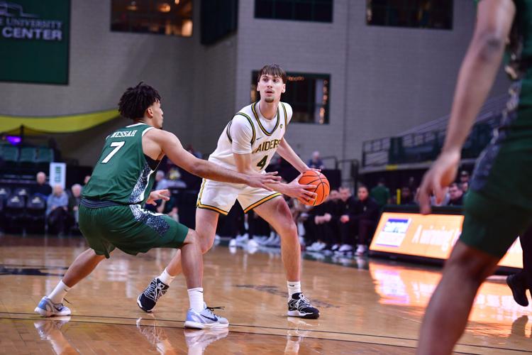 Fort Wayne's Kellen Pickett back in city with Wright State | Local ...