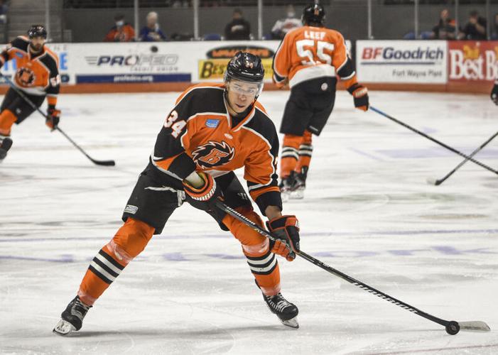 Komets fall to Fuel in back-and-forth battle | Sports | journalgazette.net