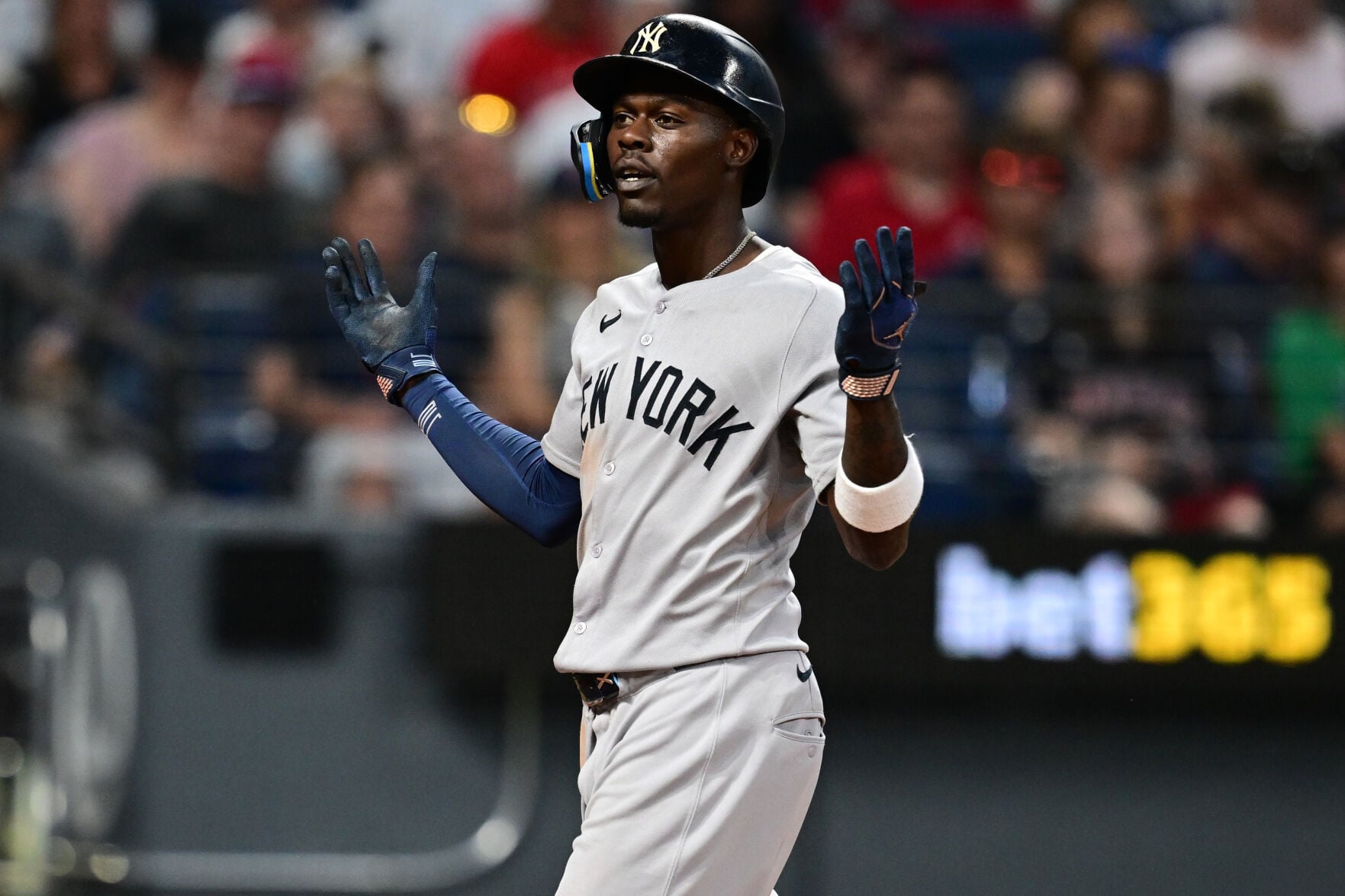 Chisholm's home run leading off 8th gives Yankees victory over ...