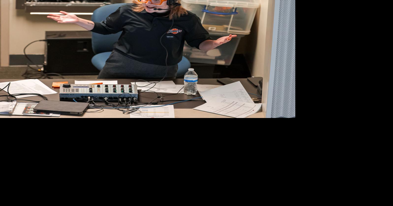 Fiona Quinn, 1st woman to do play-by-play for Komets: 'Insane' to call ...