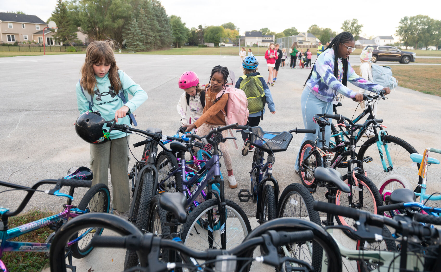Fort Wayne's Arlington Elementary participates in National Walk and ...