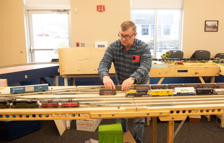 Choo-choo: Model train lovers attend Monroeville library branch event ...