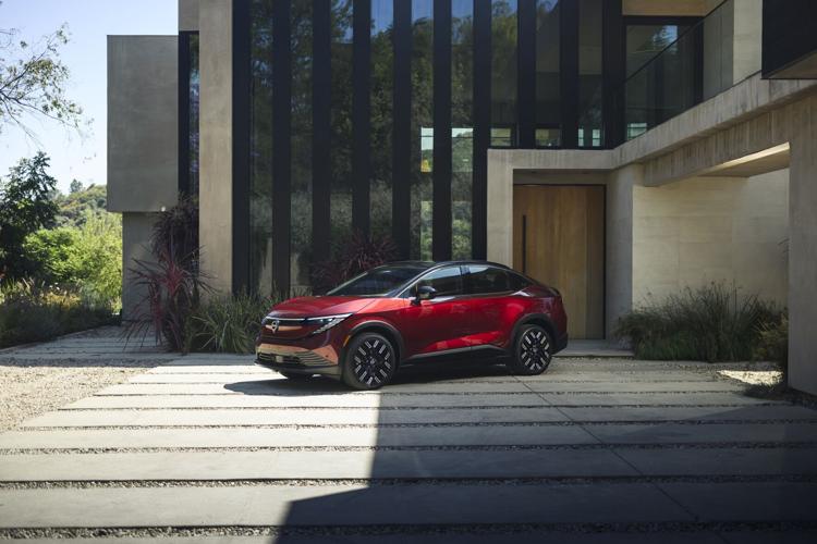 Review: Nissan will not sell its Ariya electric crossover during 2026 ...