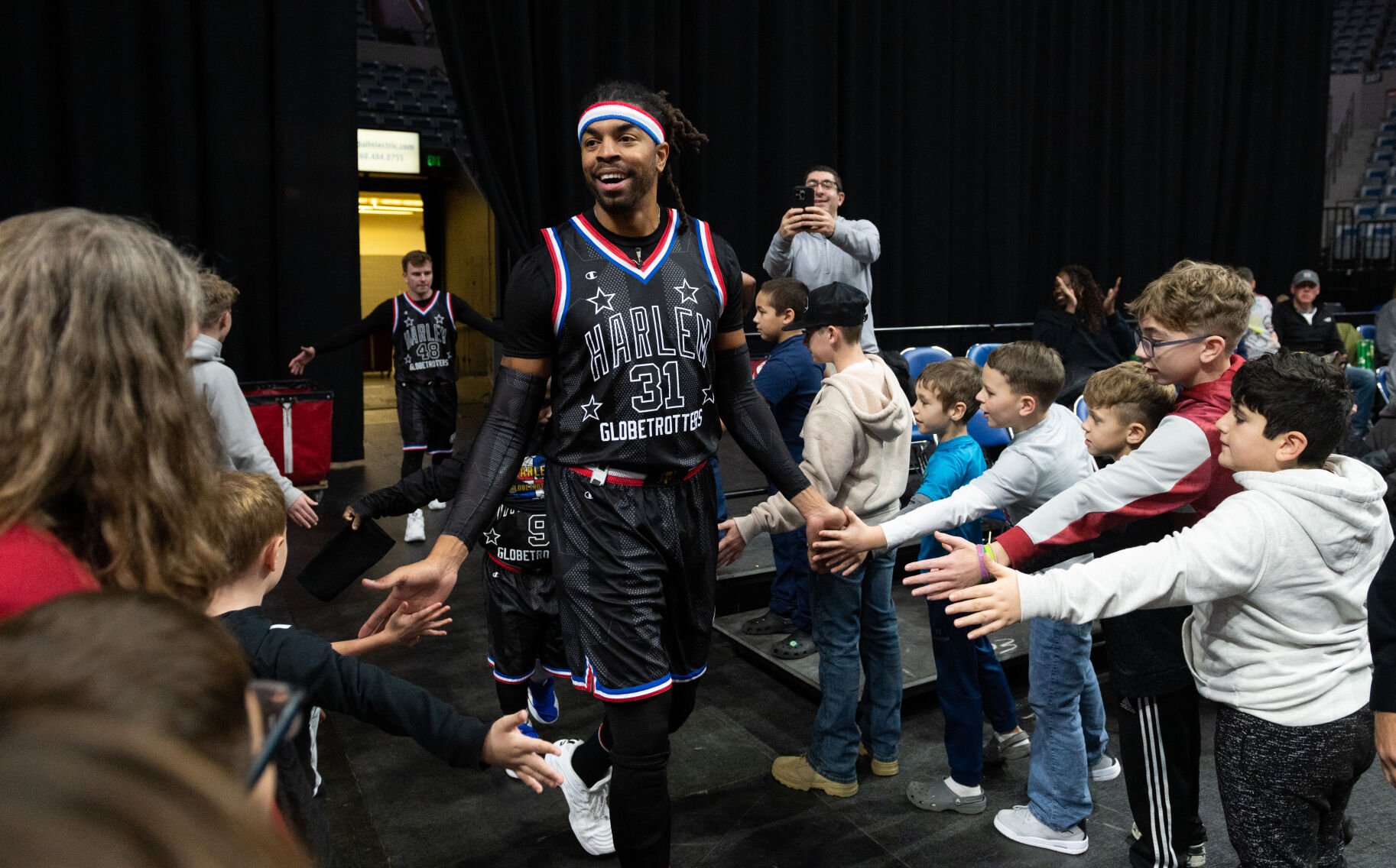 Harlem Globetrotters hit Fort Wayne to celebrate 100 years ...