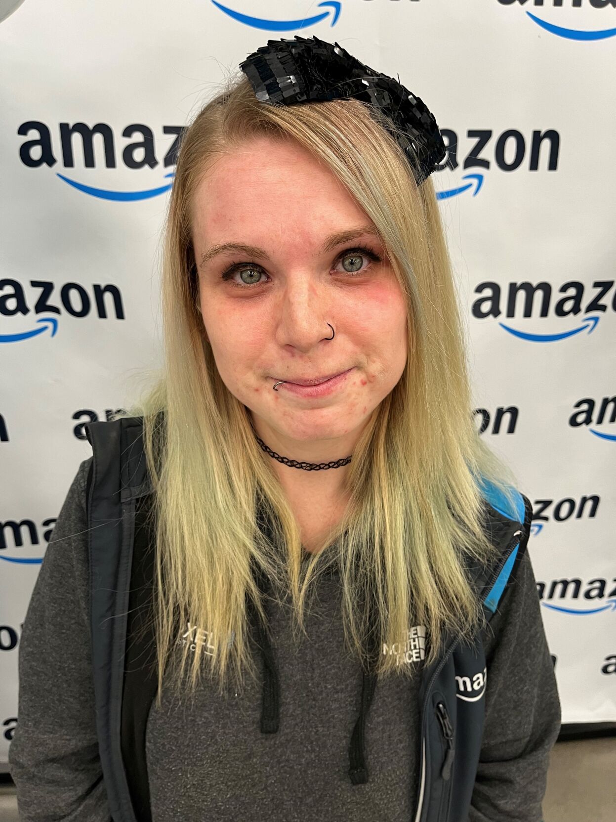Amazon delivery worker in top five for customer 'thank yous,' wins ...