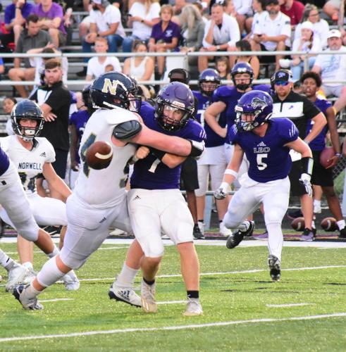 Friday gallery: Norwell, Leo clash in football, Knights win 27-0 ...