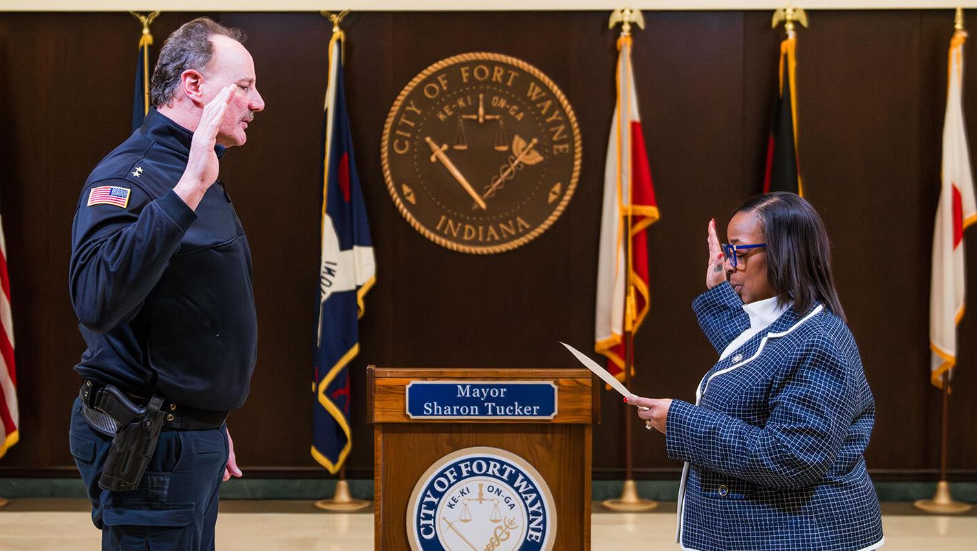 Fort Wayne police chief steps down, successor sworn in | Police/Fire ...