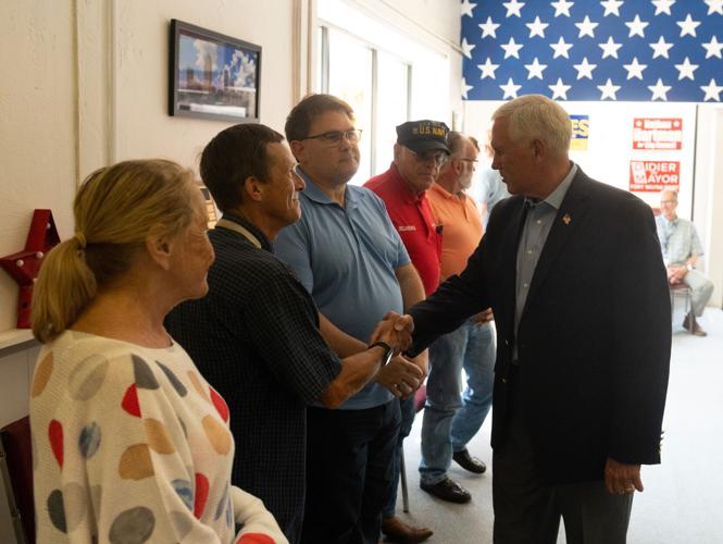 Mike Pence stops in Fort Wayne to meet with local Republicans | Local ...