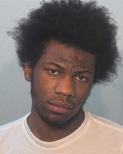 Fort Wayne man sentenced to less than a year in prison for his part in ...