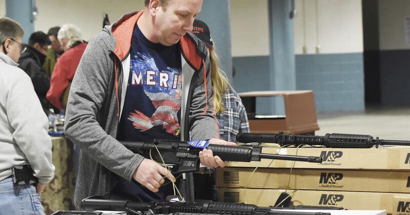 Coliseum opens to gun show | Local | journalgazette.net