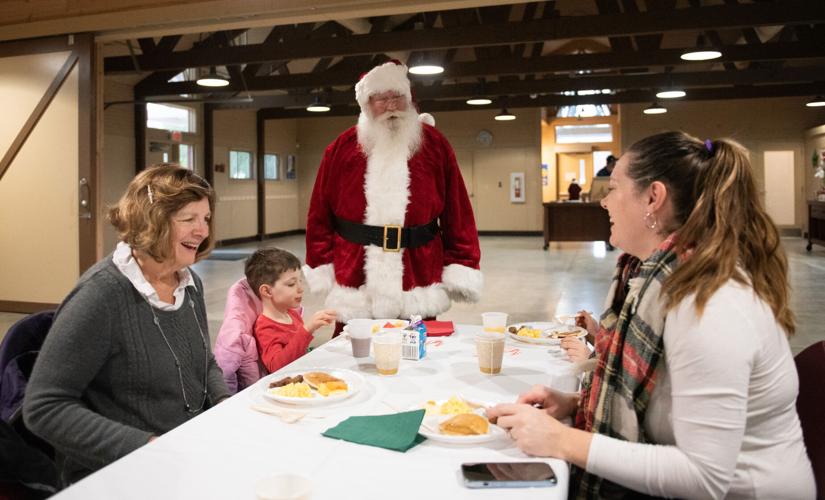Scrambled eggs and Santa prove a winning combination at breakfast event ...