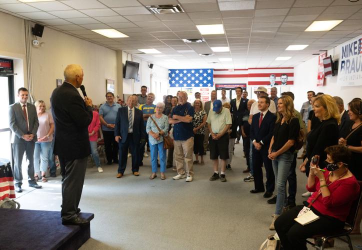 Mike Pence stops in Fort Wayne to meet with local Republicans | Local ...