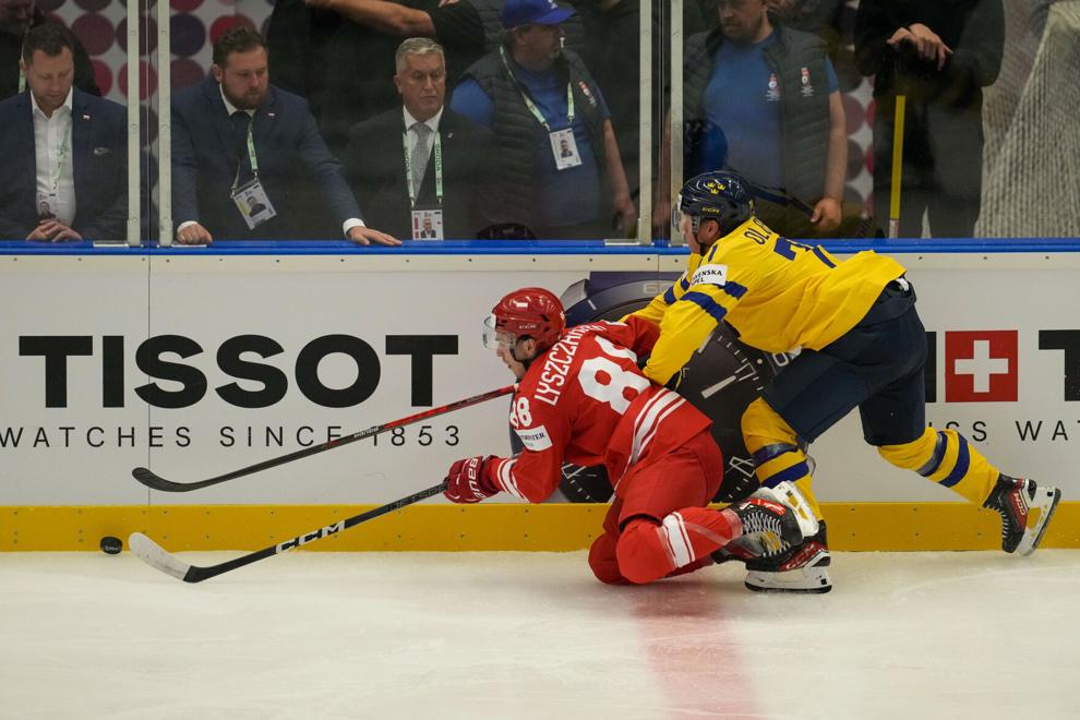 Former Komets player Alan Lyszczarczyk scores wild goal at World ...