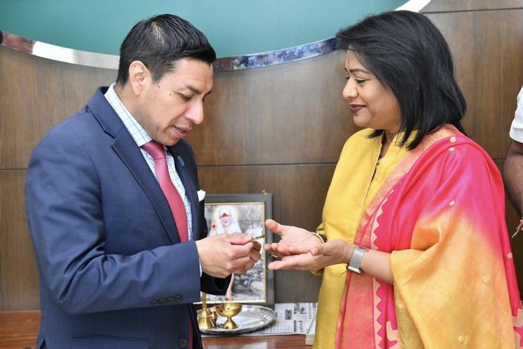 Indiana secretary of state publicly posts about India trip after 10 ...