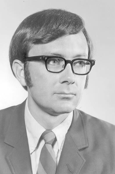 Wallace Fosnight, who brought Mister Rogers and PBS39 to city, died May ...