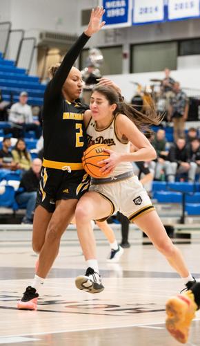 Thursday Gallery: Purdue Fort Wayne defeats Milwaukee at Hilliard Gates ...