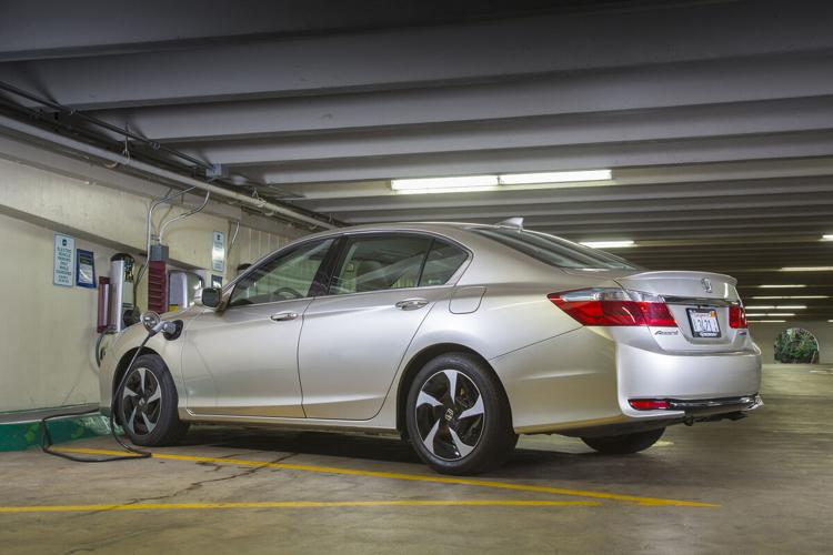Review: As Honda celebrates the Accord’s 50th birthday, it debuts a new ...
