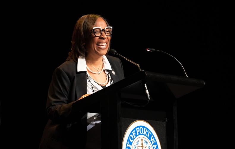 Tucker takes oath of office to become Fort Wayne's new mayor | Local ...