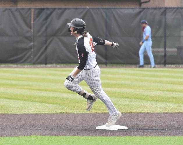 Stultz bashes walk-off homer in 10th to stave off elimination for ...