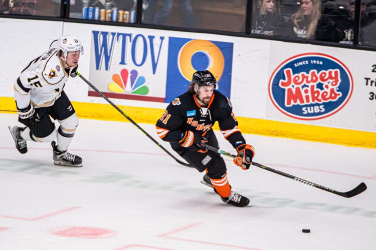 Komets' power-play streak ends in 4-2 loss to Nailers, who get a good ...