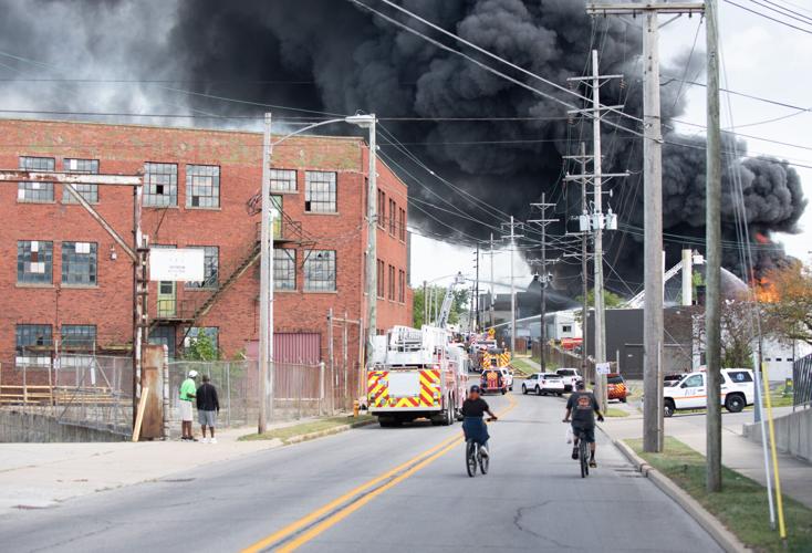 Fort Wayne mayor, fire chief recognize hard work by firefighters at tire fire | Police/Fire ...