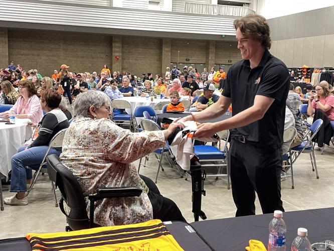 Komets fans send off 2025-26 team with end-of-year auction | Komets ...