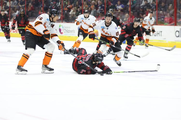 Komets win for 7th time in 9 games, but don't make up ground in tight ...