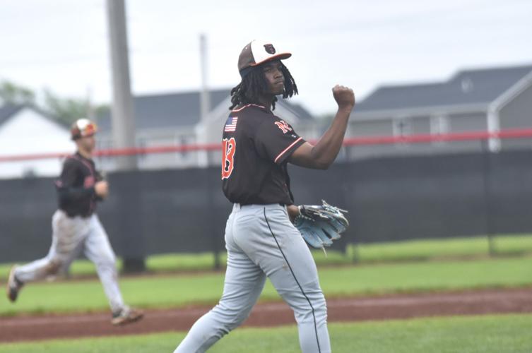 Carroll scores five runs in the fifth inning, beats Northrop 5-3 to win ...