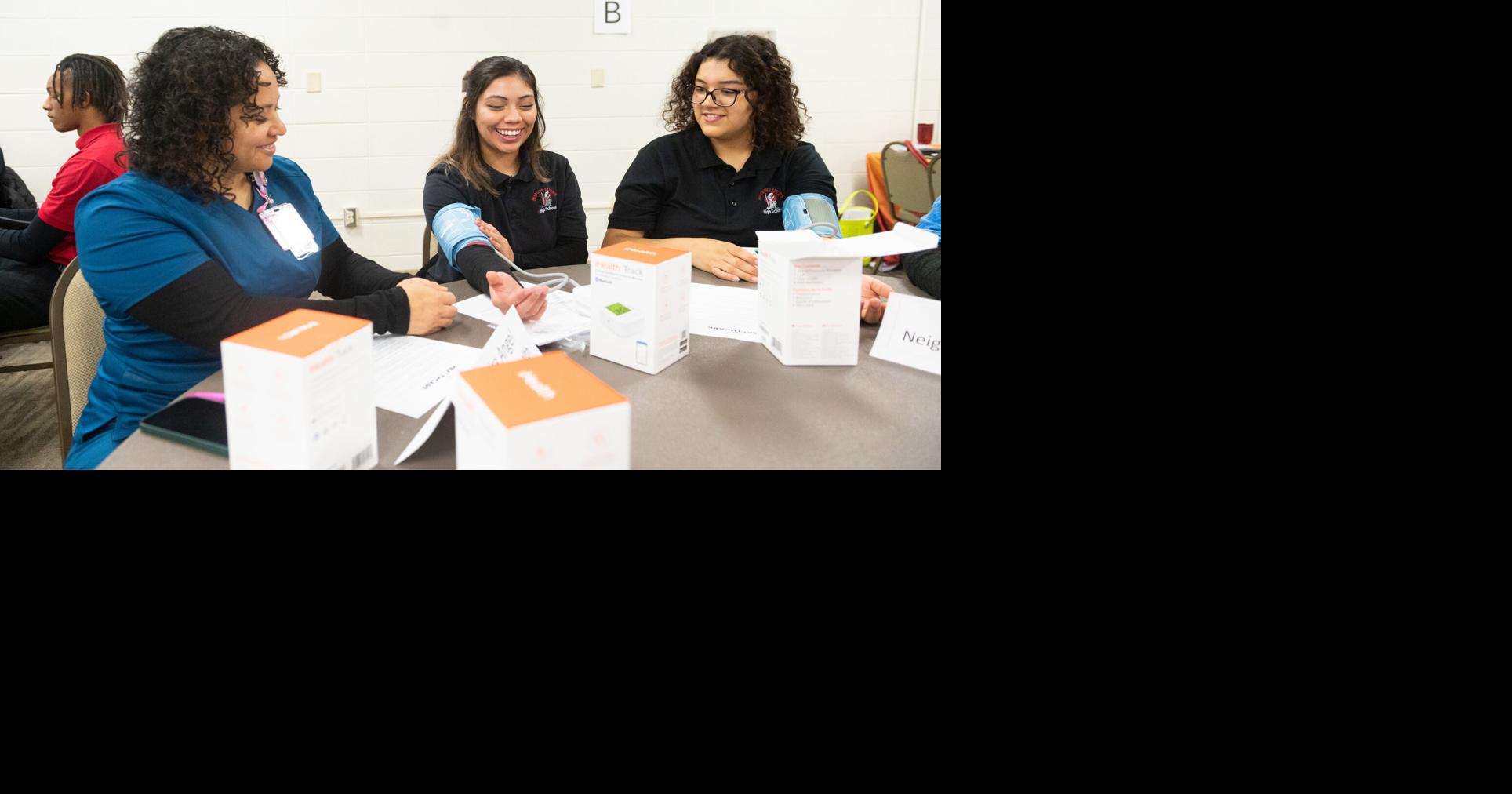 Fort Wayne students, medical professionals connect at new Latinos Count ...