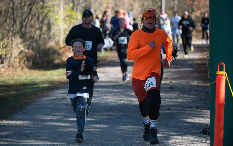Runners of all ages participate in annual Turkey Trot 5K in Fort Wayne ...
