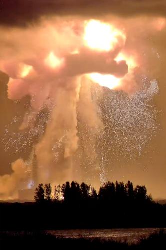 Blue Origin rocket explodes on the launch pad during an engine-firing ...