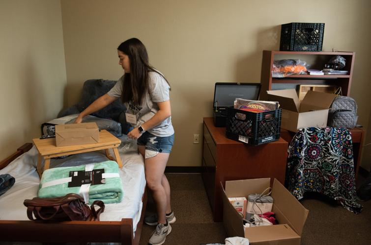 Move-in day at Indiana Tech | Local | journalgazette.net