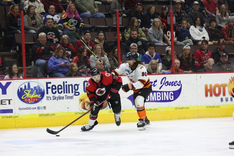 'We were a desperate team': Komets upend Cyclones 6-0 on hostile ice to ...