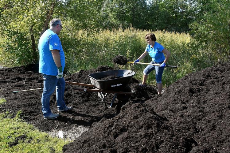 Volunteers improve play areas at Deer Creek Elementary | Local ...