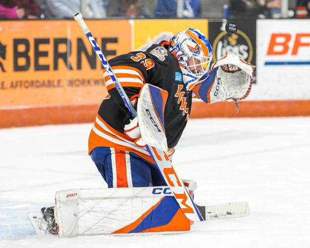 Jack Dugan's wild goal, Ryan Fanti's 40-save shutout propel Komets past ...