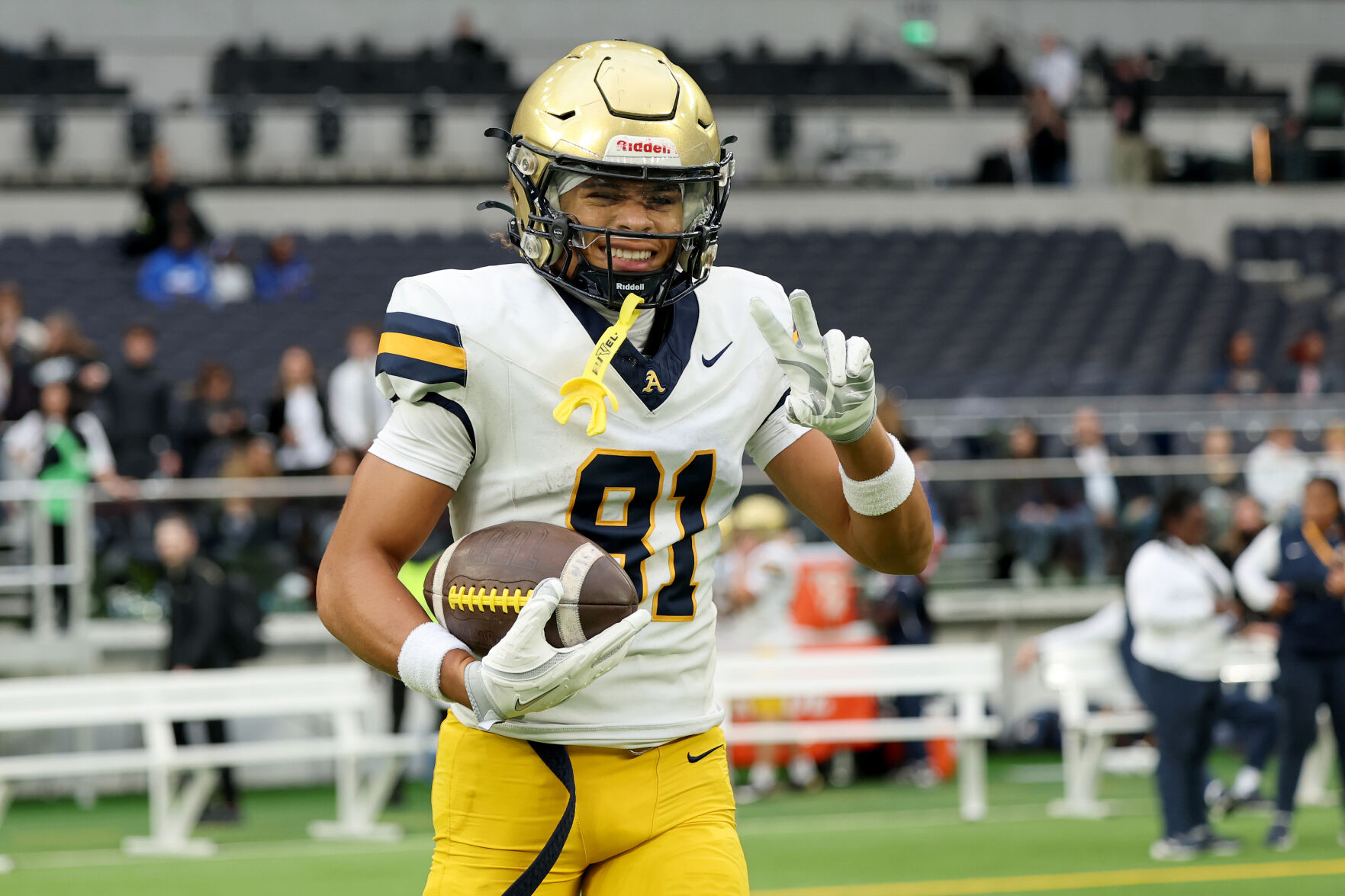 College Notebook: Julius Jones' sons commit to Notre Dame | Colleges ...