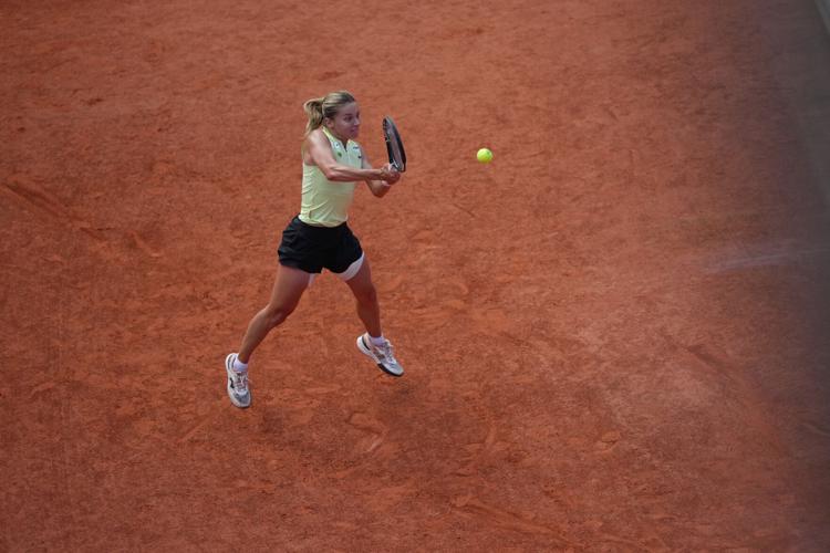 A double fault then a French Open final rout: Chwalińska's fairy tale ...