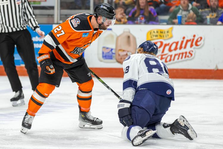 Fanti does 'an awesome job' in return, but Komets squander late 2-goal ...