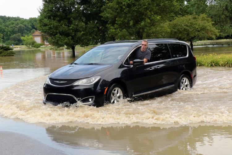 Fort Wayne area floods, loses power after thunderstorm Tuesday | Local ...