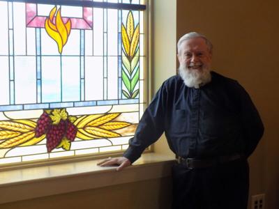 Saint Francis chaplain ministers with song | Living | journalgazette.net