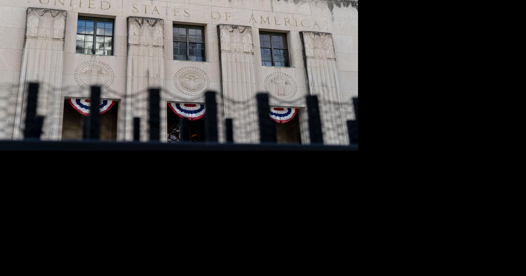 Detroiter says ICE agents broke her knee, disputing agency’s account ...