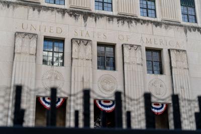 Detroiter says ICE agents broke her knee, disputing agency’s account ...