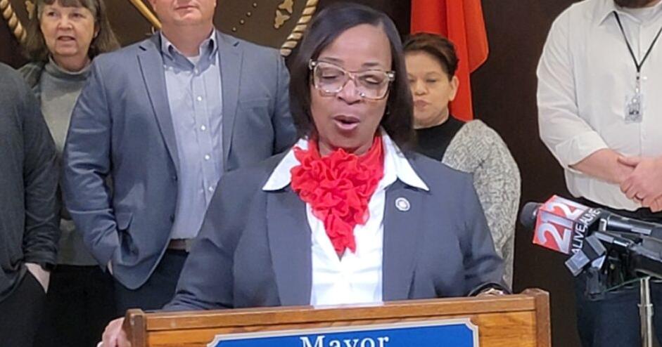 Fort Wayne kicks off new recycling initiative | Local Government ...