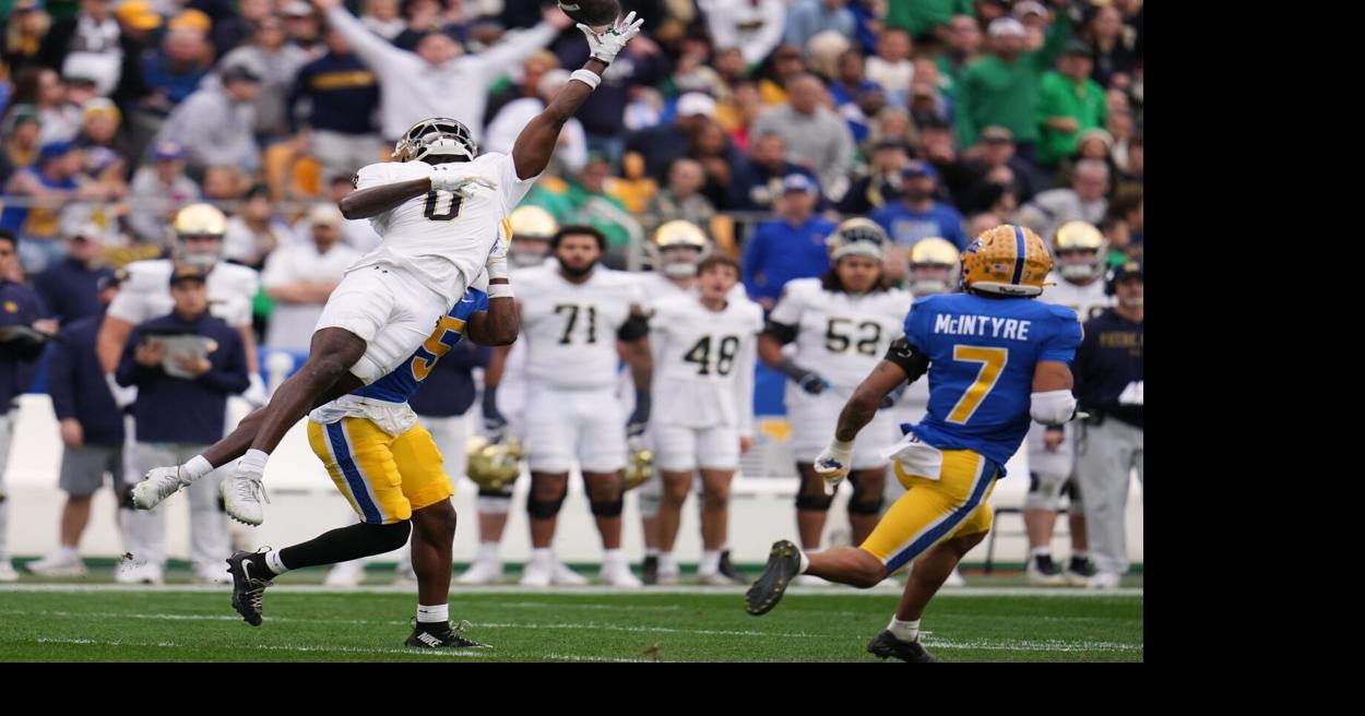 "He's a freak": Irish WR Malachi Fields goes up and gets it | Notre ...