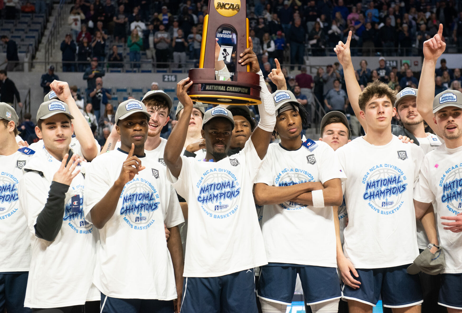 Trine wins NCAA basketball title in front of record crowd | Local ...