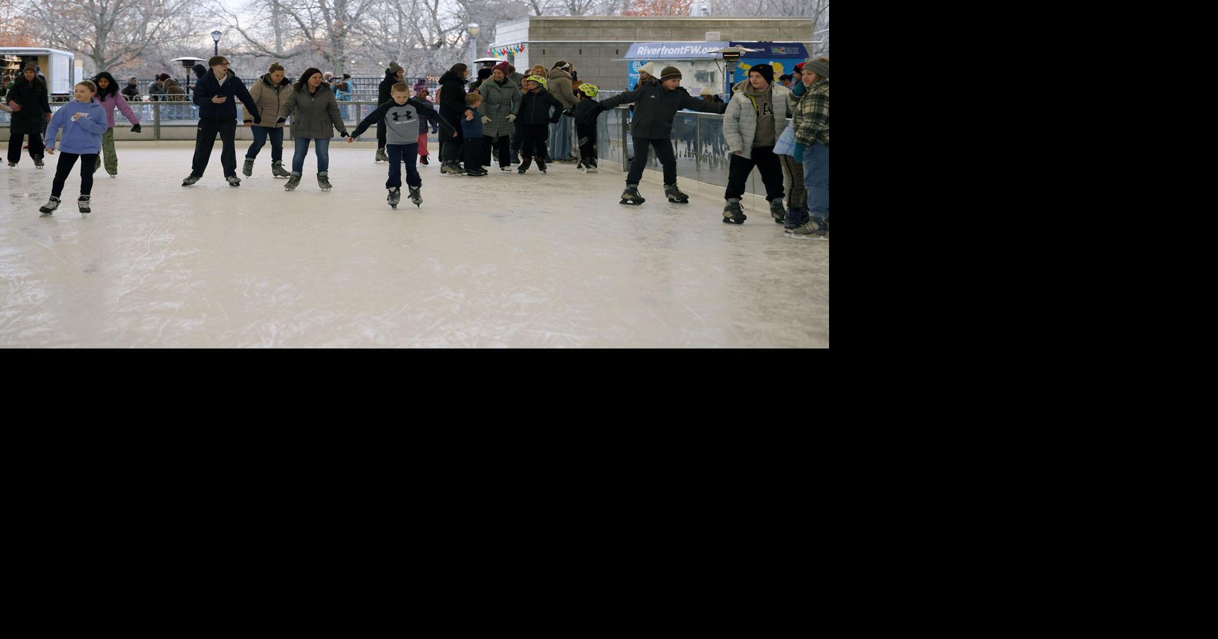 Fun on the ice at Headwaters Park | | journalgazette.net