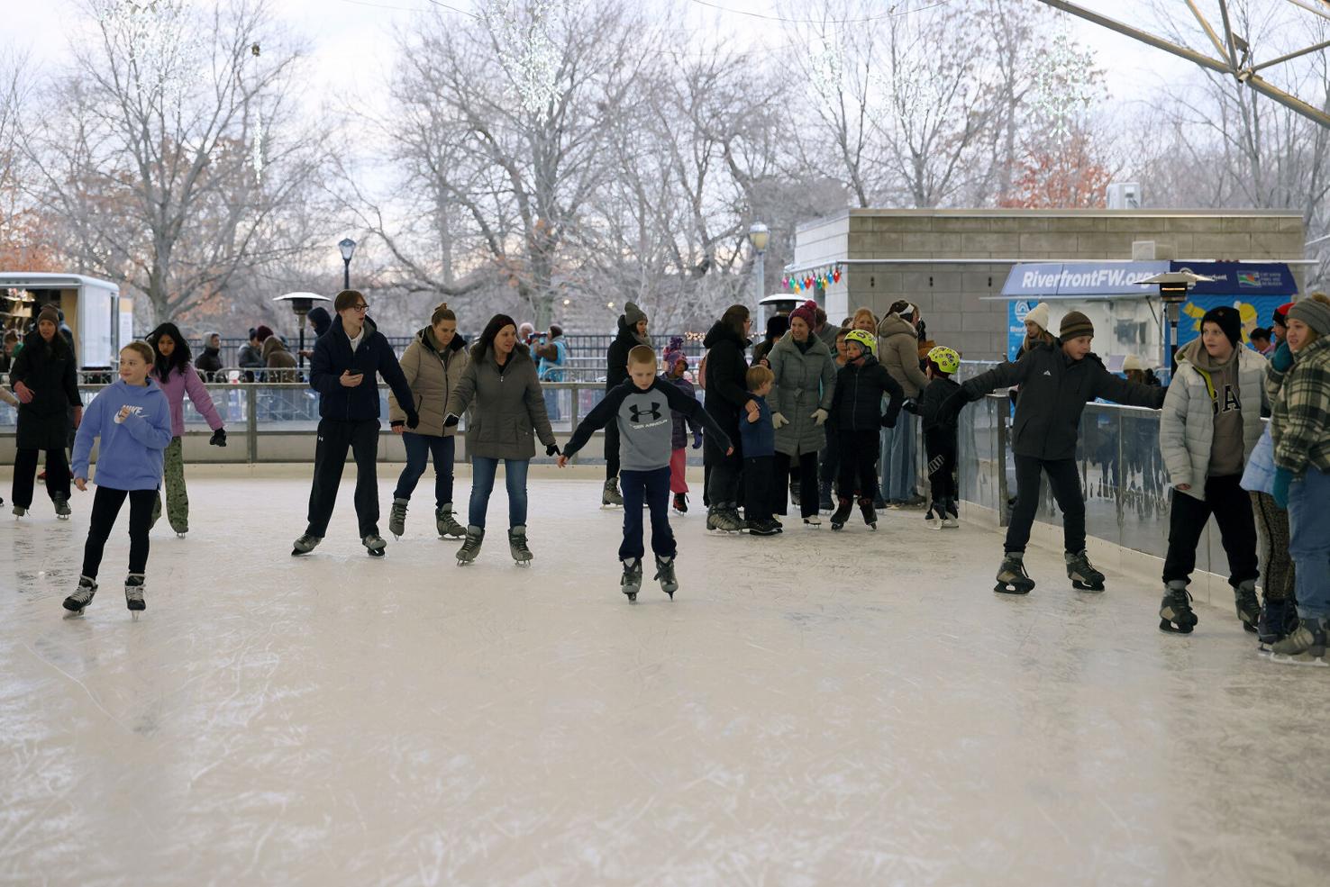 Fun on the ice at Headwaters Park | | journalgazette.net