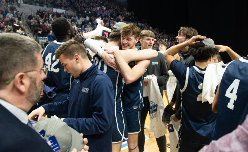 Trine wins NCAA basketball title in front of record crowd | Local ...