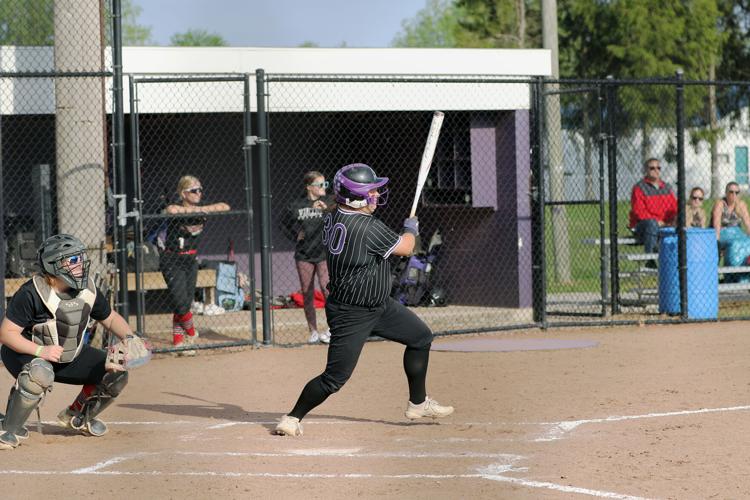 Leo scores seven unanswered runs against Huntington North, takes sole ...